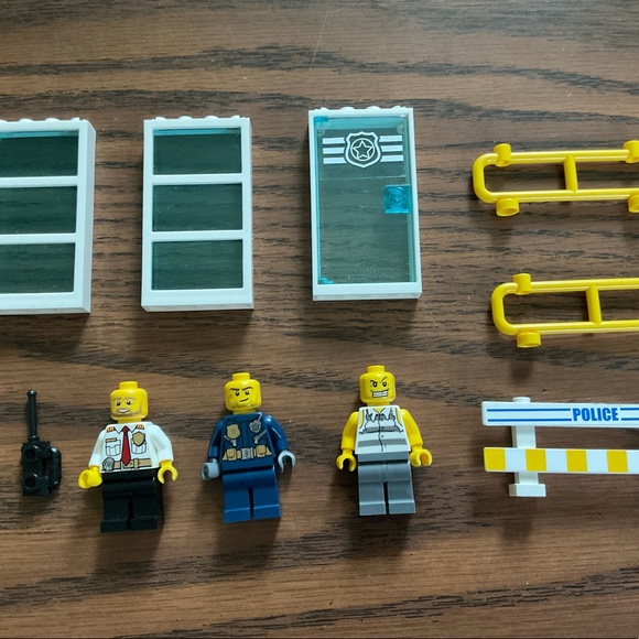 Lego | Toys | Lego City Police Station Robber Police Minifigures With ...